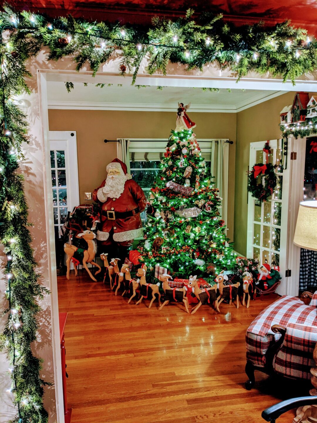 2020 Holiday Photo Contest Winners - Annalee Dolls