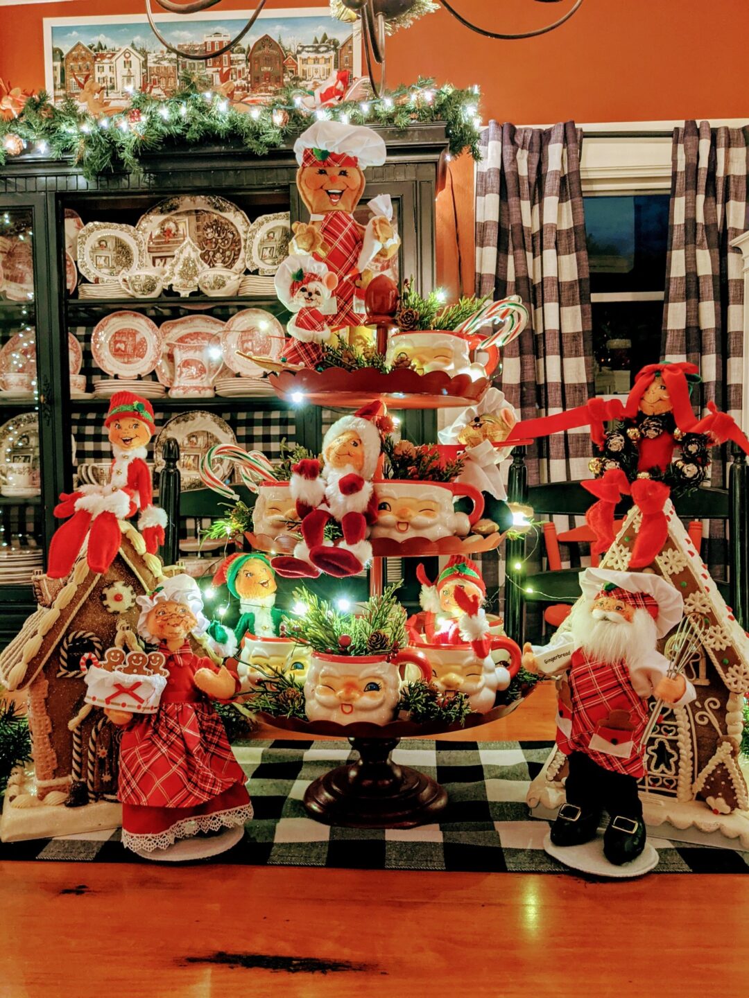 2020 Holiday Photo Contest Winners - Annalee Dolls