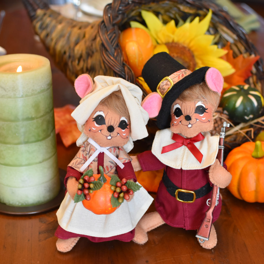 6in Pilgrim Hunting Mouse - Annalee Dolls