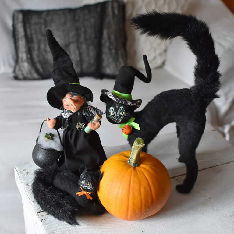 8in Ghostly Scaredy Cat - Annalee Dolls