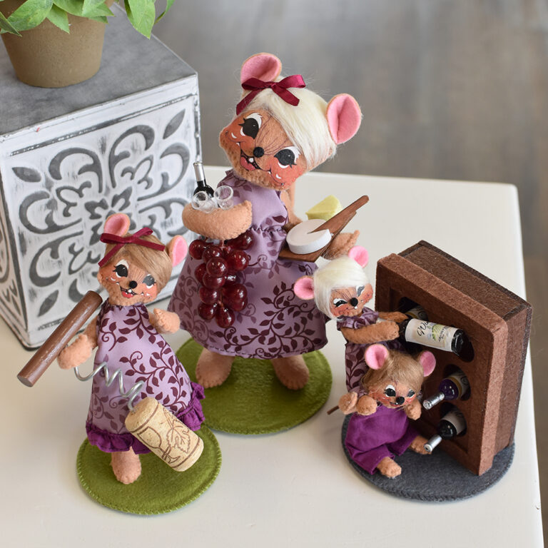 Annalee Dolls | Shop Our Collection by Type | Animals, Ornaments, & More