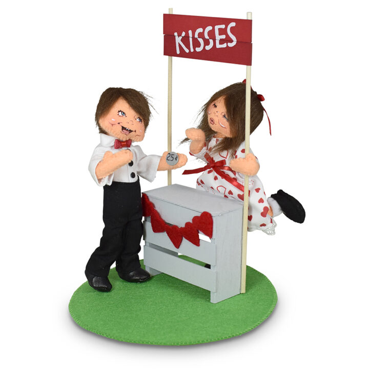 6in Kisses 25¢ - Annalee Dolls