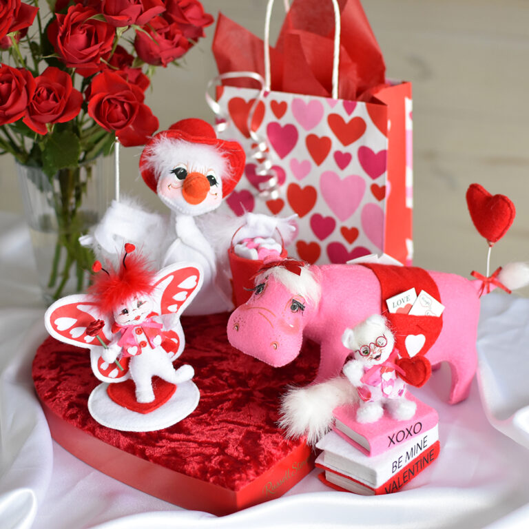 Annalee Dolls | Shop Our Collection by Type | Animals, Ornaments, & More