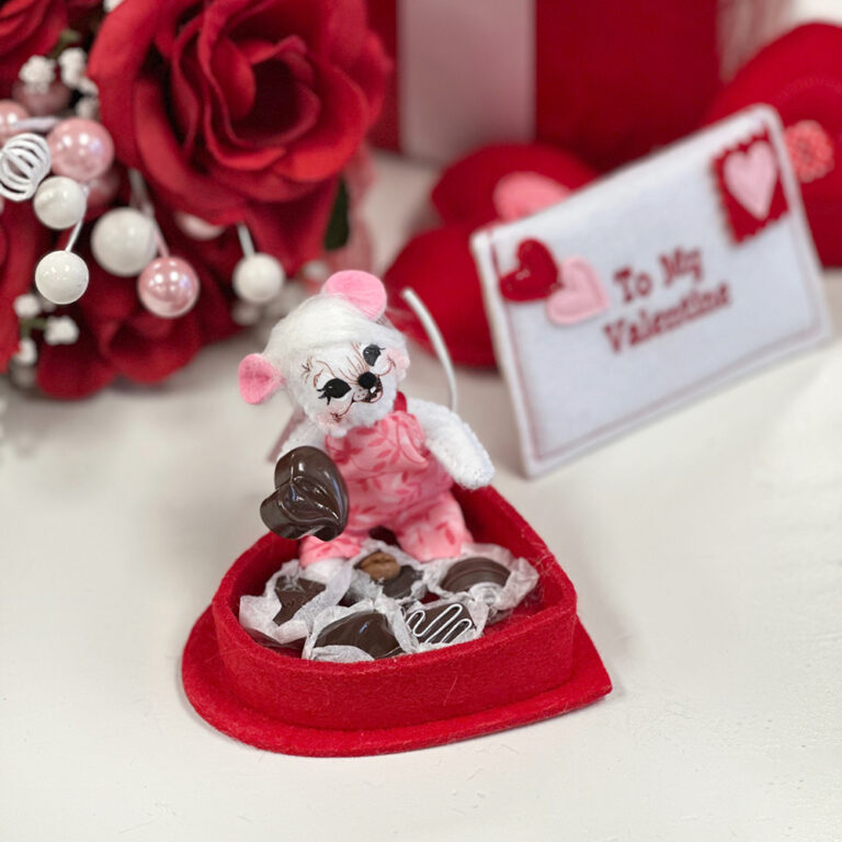 3in Box of Chocolates Mouse - Annalee Dolls