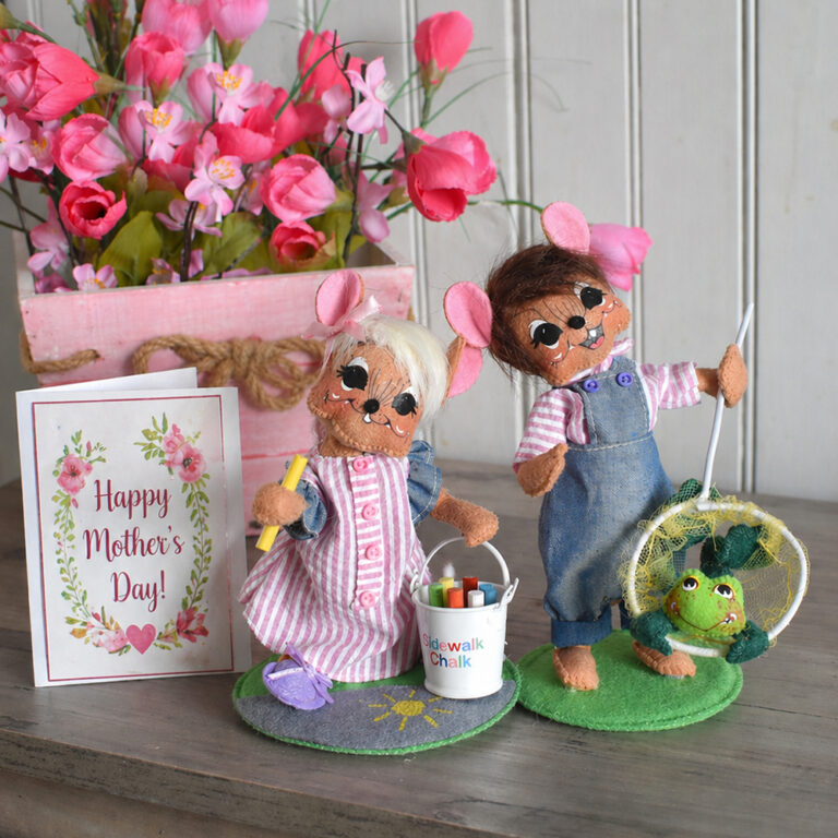 Annalee Dolls | Shop Our Collection by Type | Animals, Ornaments, & More